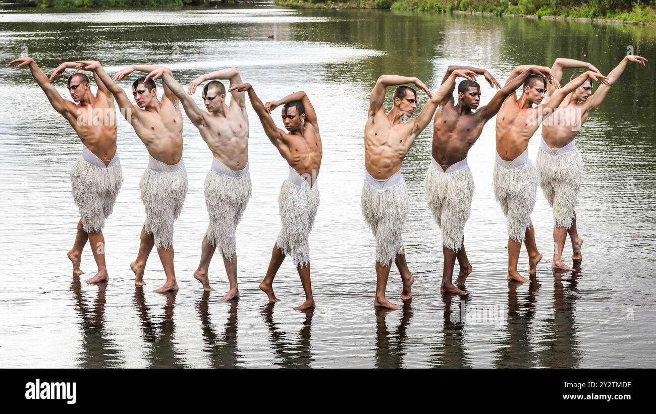 London, UK. 11th Sep, 2024. The cast of Matthew Bourne's Swan Lake ...