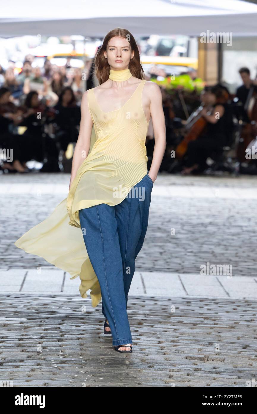 New York, USA. 07th Sep, 2024. Model Alyda Grace walks on the runway at ...
