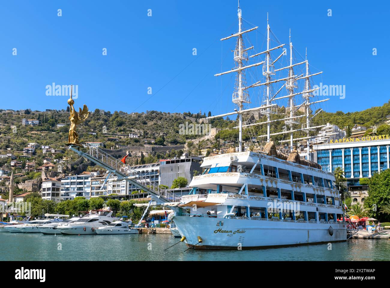 Large masted Pirate Ship Harem Maldiv tourist boat Stock Photo - Alamy