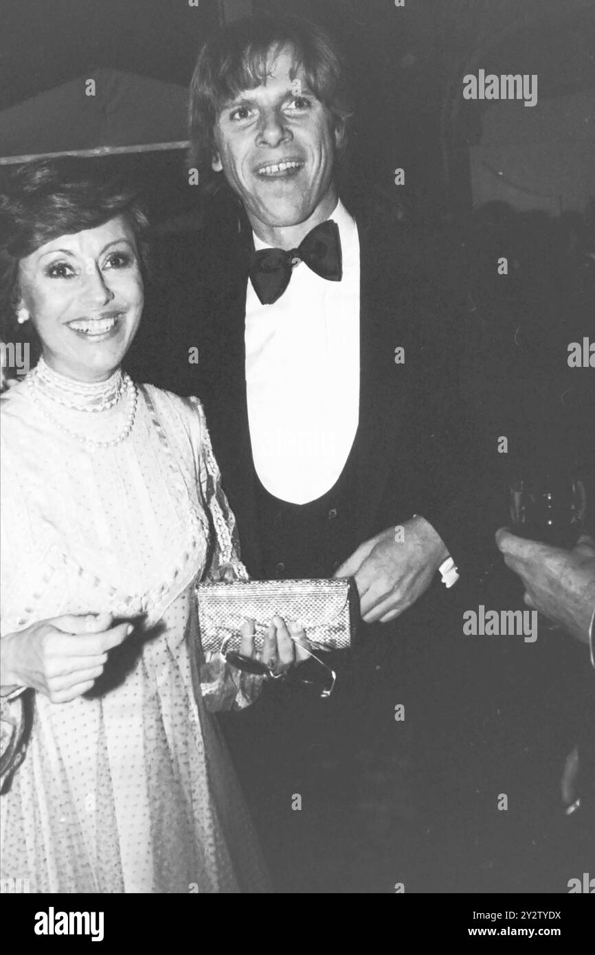 PHOTO REPERTORY - Archive Caterina Valente Saengerin Kay Woersching ...