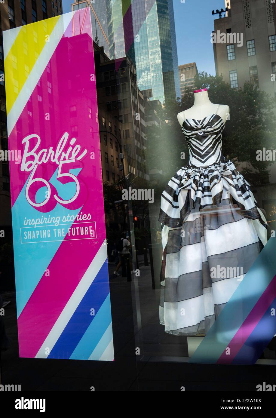 Collectible barbie dolls hi-res stock photography and images - Alamy