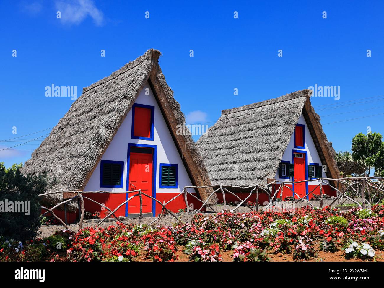Traditional Santana houses with thatched roofs in Madeira, Portugal ...