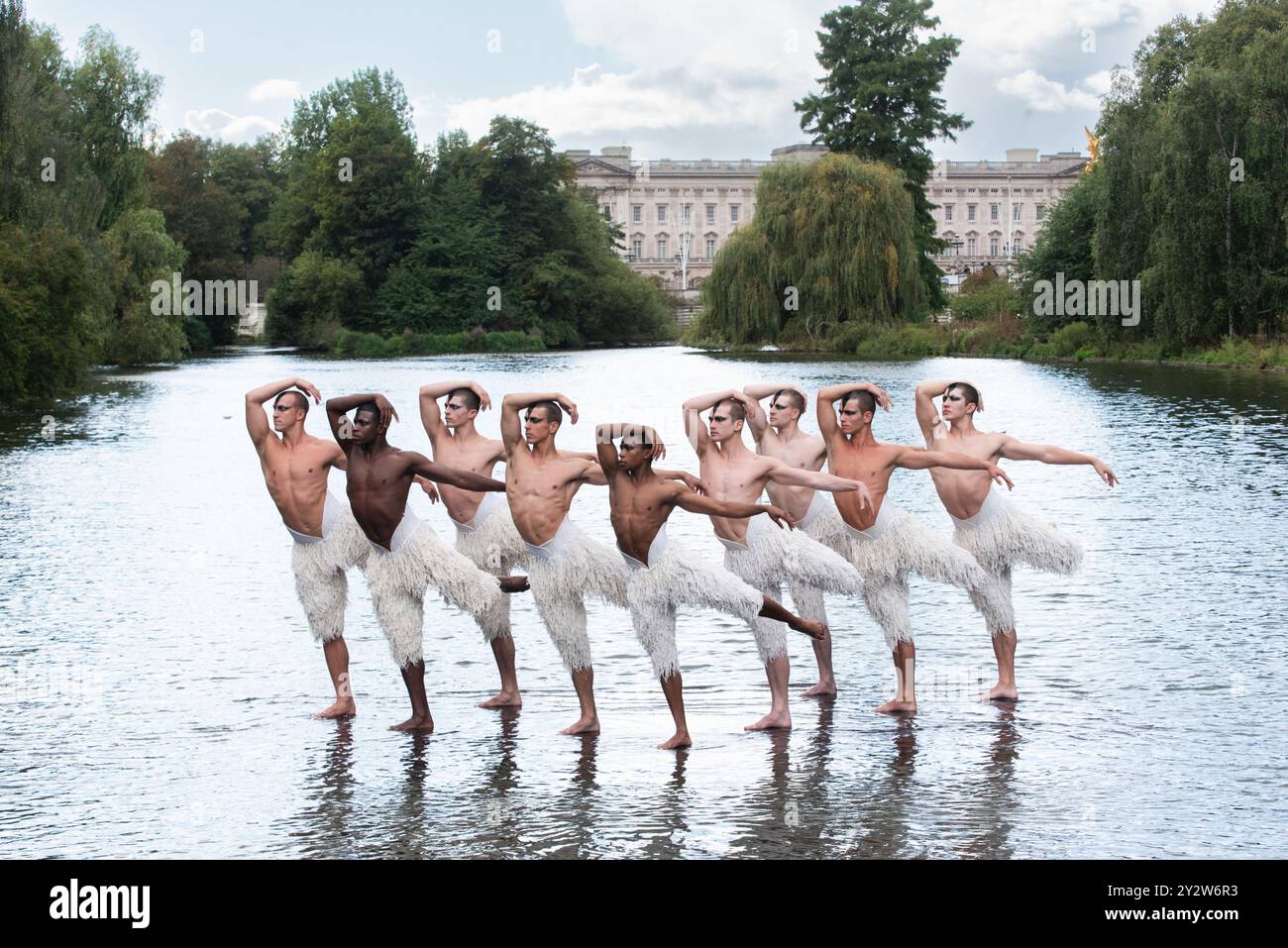 Matthew bourne swan lake london hi-res stock photography and images - Alamy