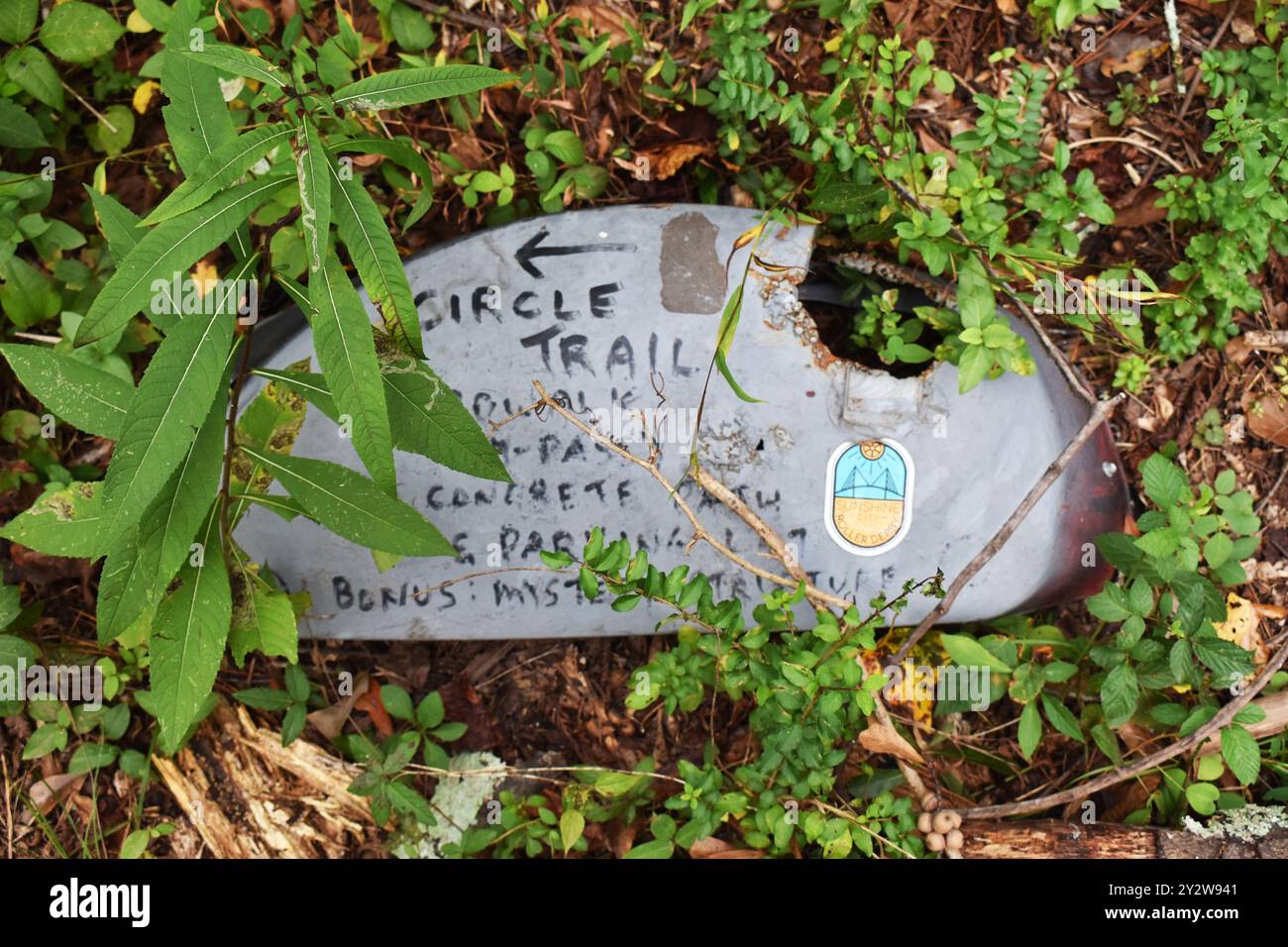 A sign for the circle trail of Constitution Lakes Park Stock Photo - Alamy