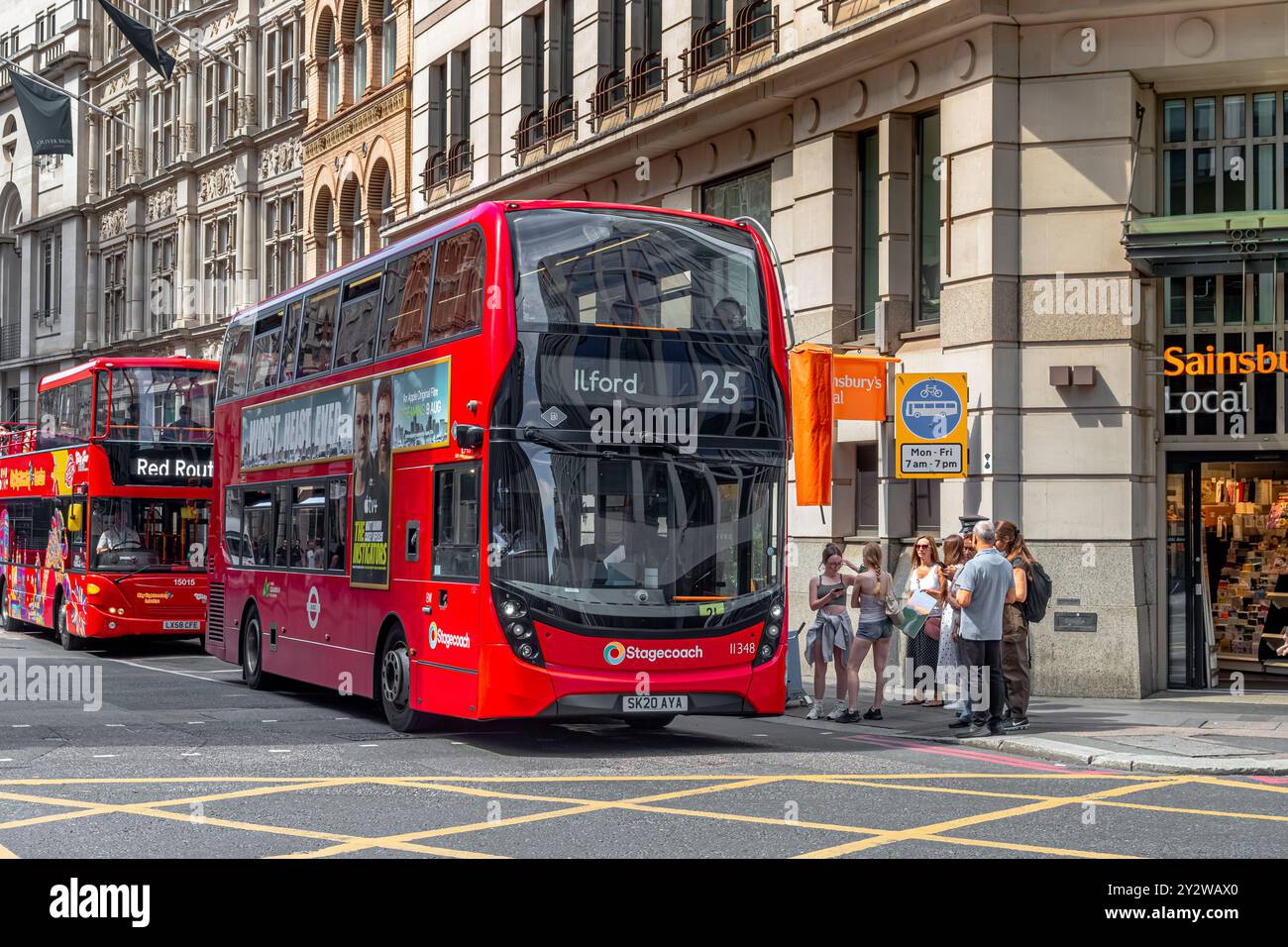 A No 25 London bus on Cornhill in The City Of London on route to Ilford ...