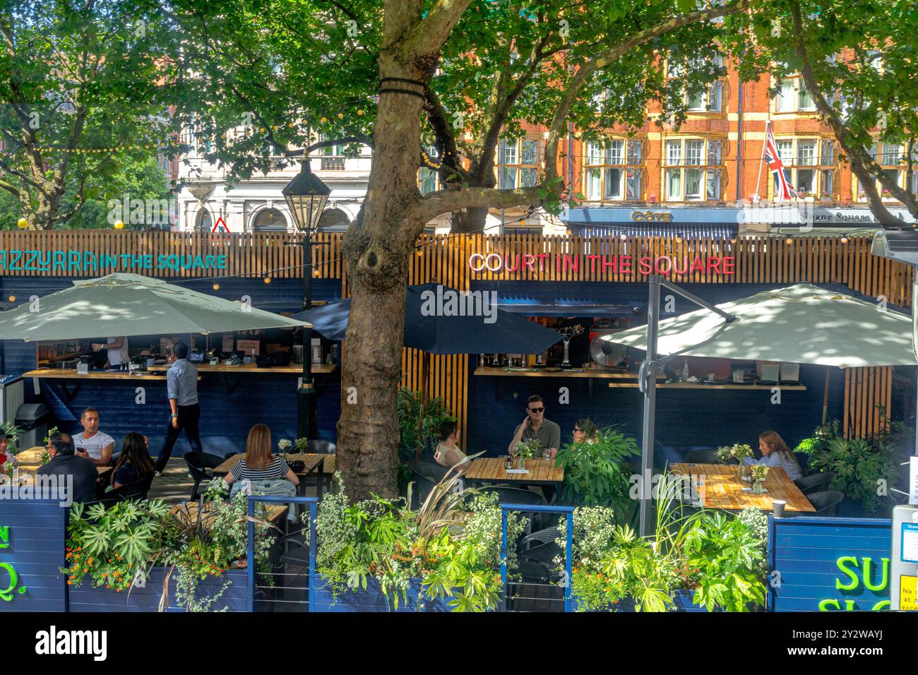 Sloane square dining hi-res stock photography and images - Alamy