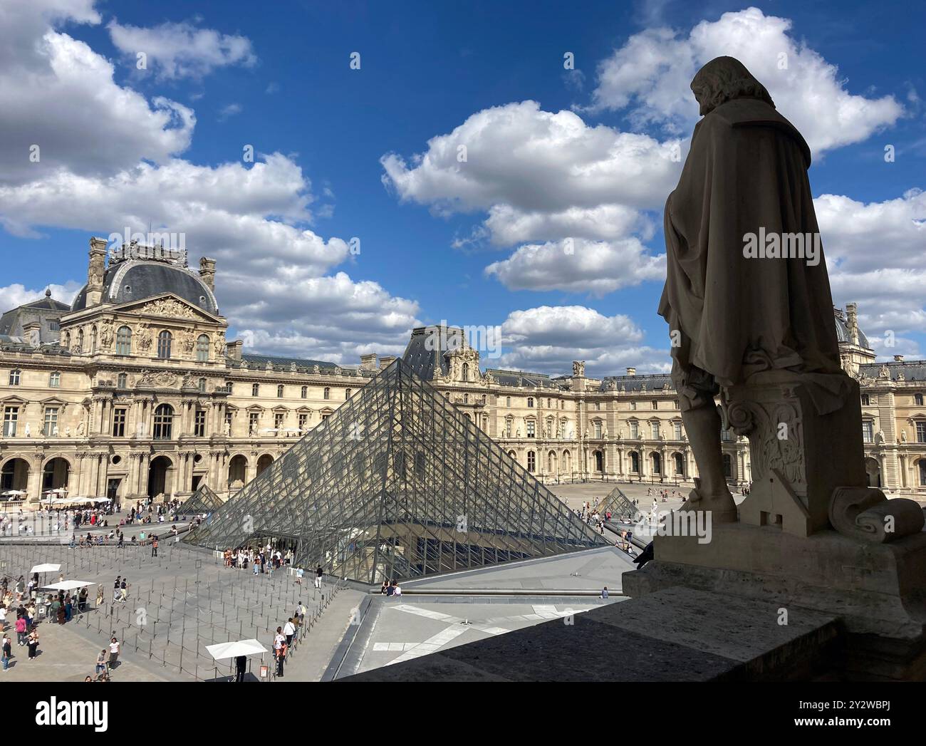 Paris, FRA. 25th Aug, 2024. 20240825 - View of the pyramid entrance to ...