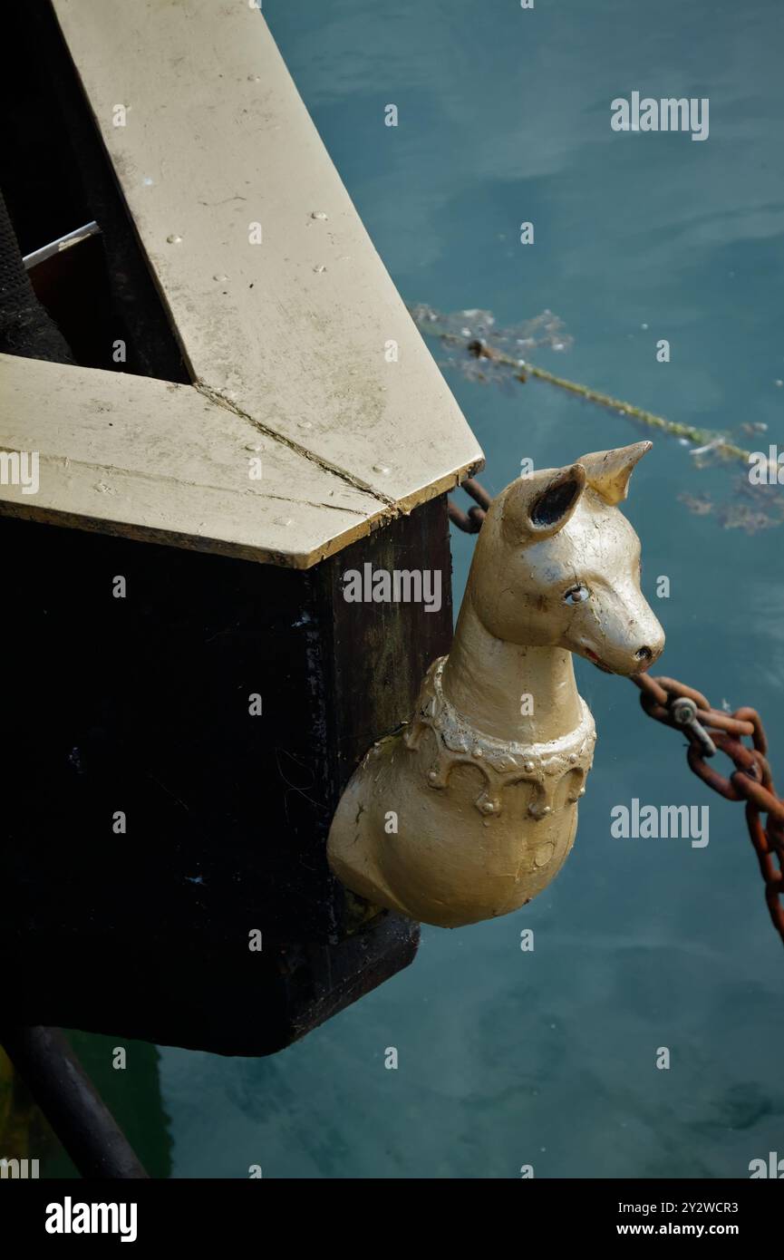 Carved figurehead on bow ship hi-res stock photography and images - Alamy