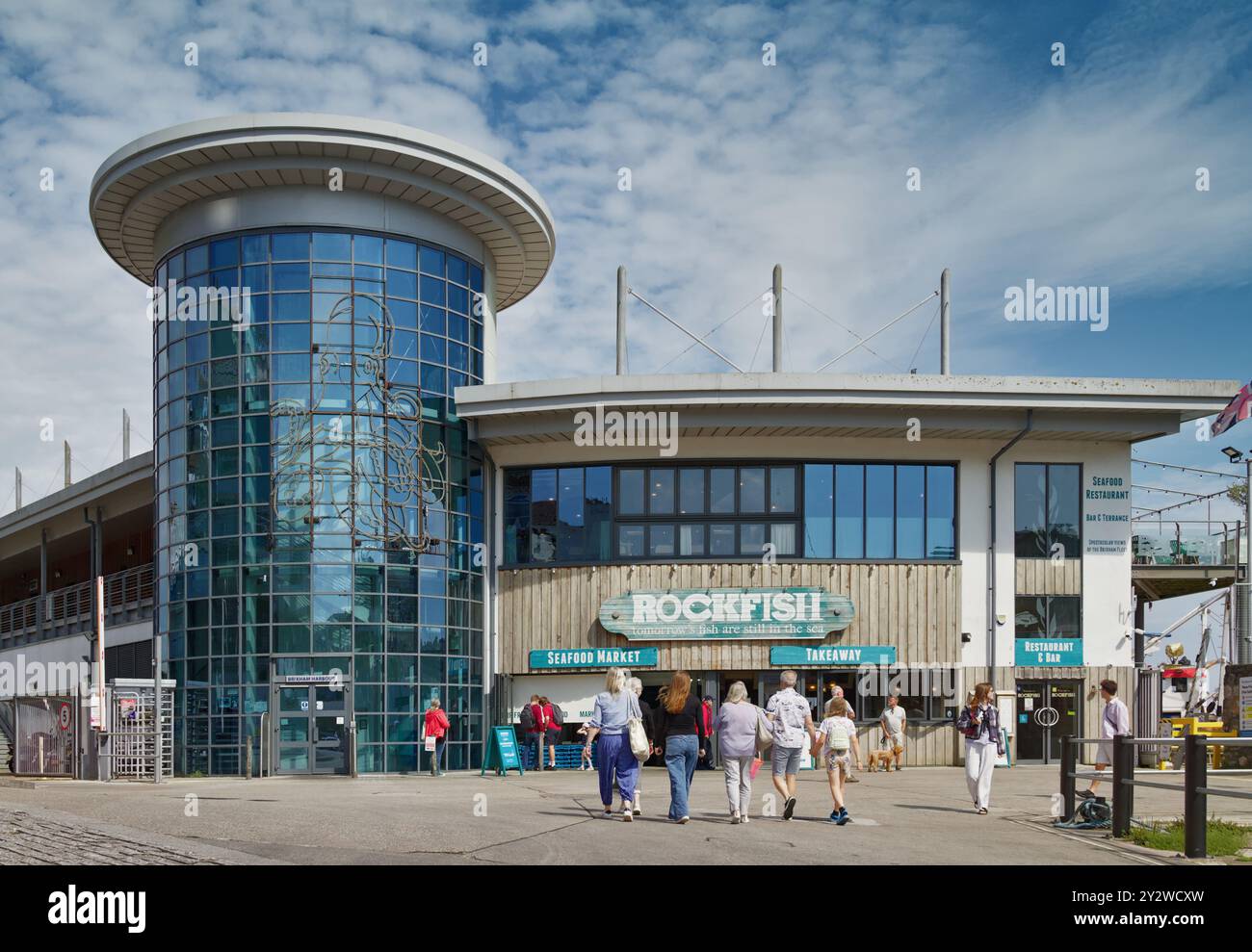 Brixham seafood market and takeaway hi-res stock photography and images ...