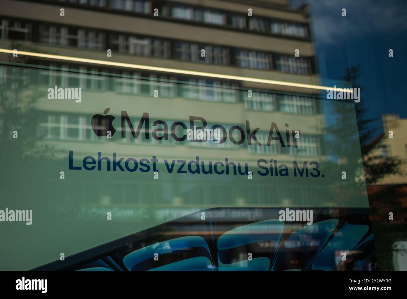 Apple Store display window in Prague Stock Photo - Alamy