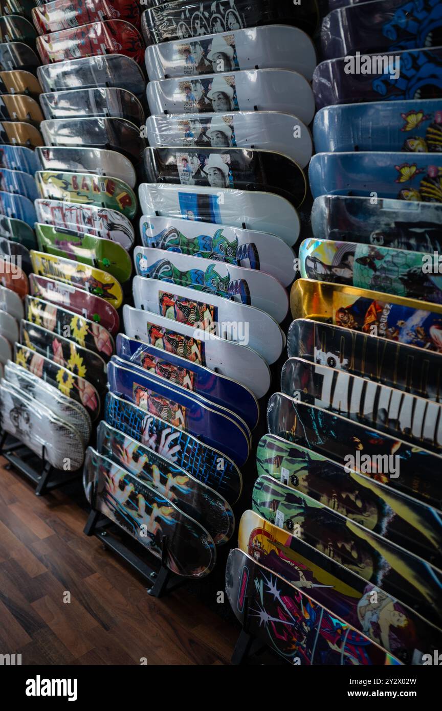 Indoor retail display store layout hi-res stock photography and images ...