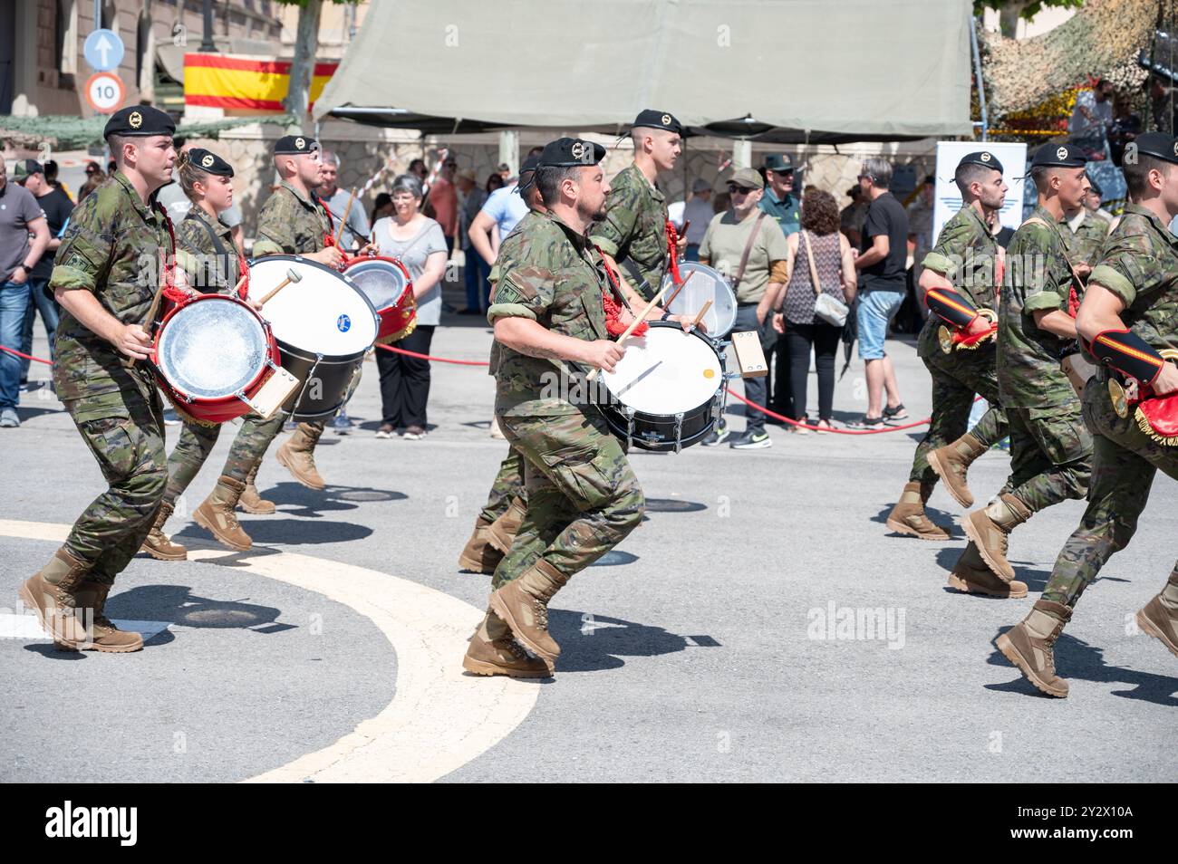 Detail of soldiers of the military band of the Spanish army running ...