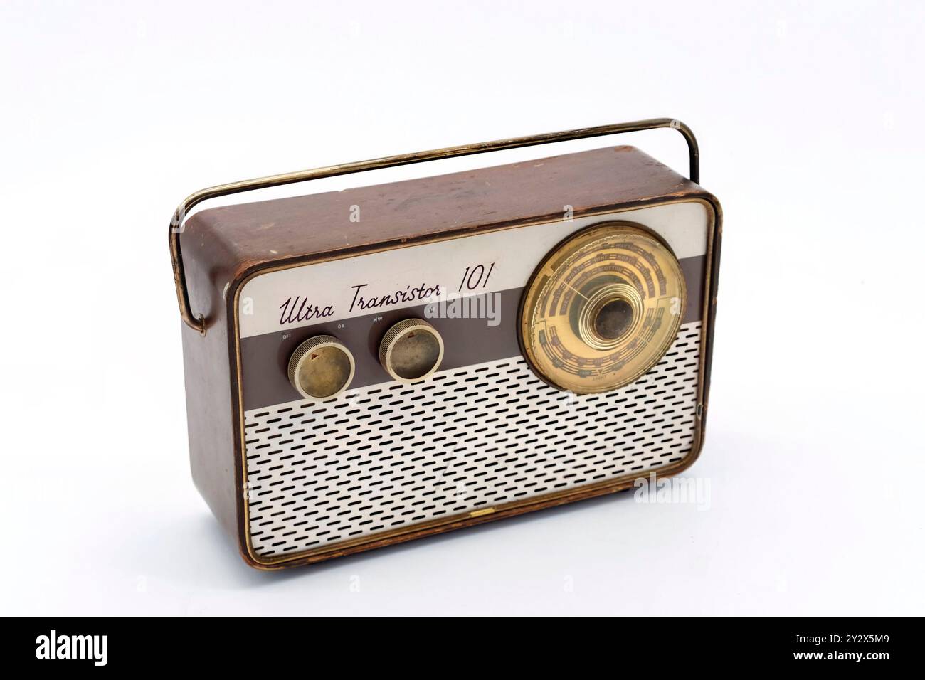 Transistor radio 1950s hi-res stock photography and images - Alamy