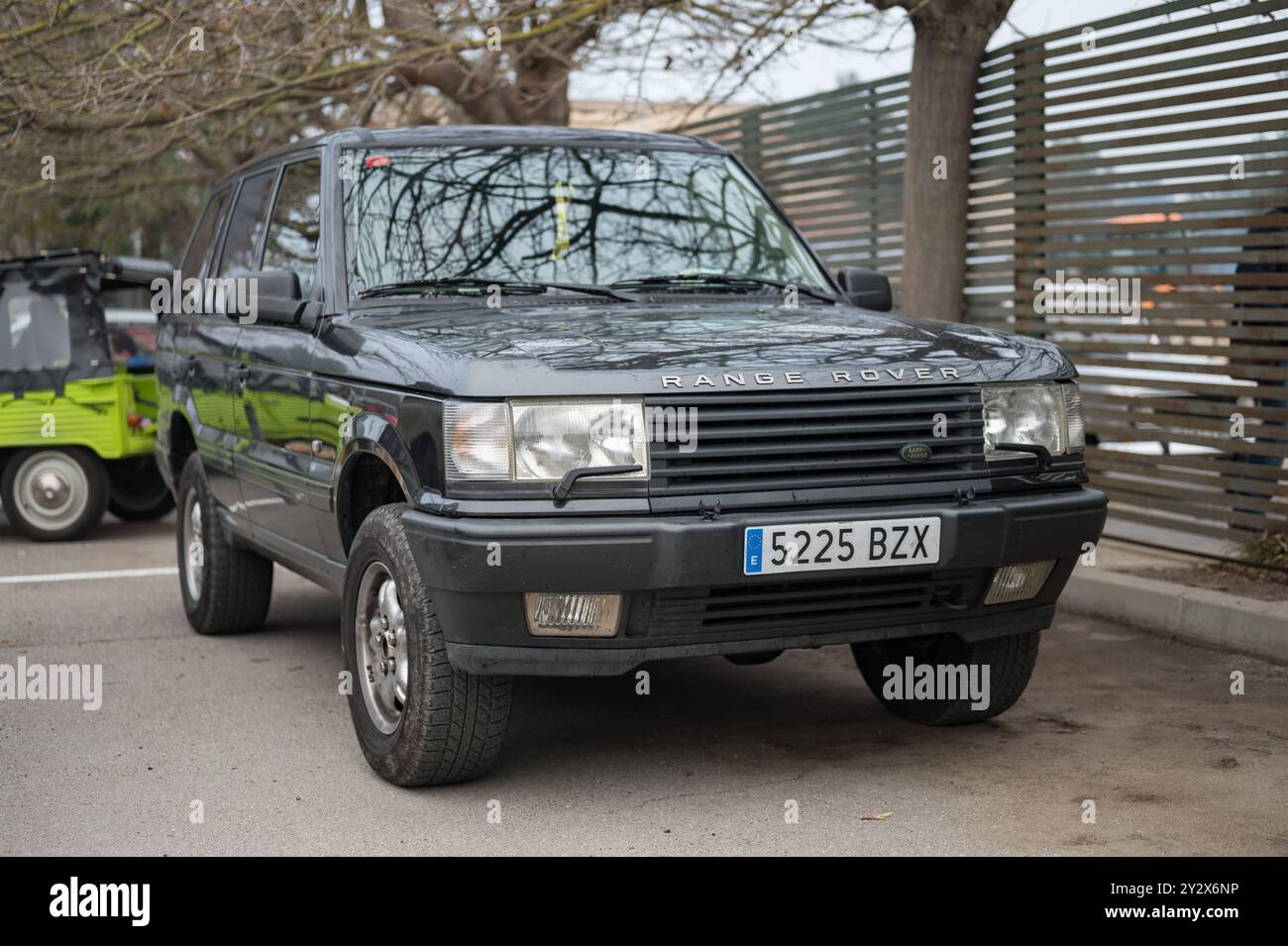 Front view of a classic dark colored second generation Land Rover Range ...