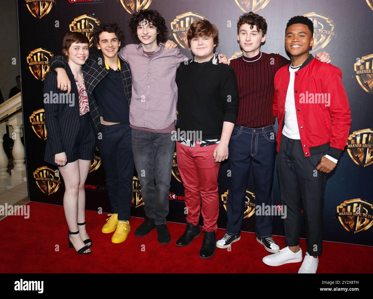Jack dylan grazer sophia lillis hi-res stock photography and images - Alamy