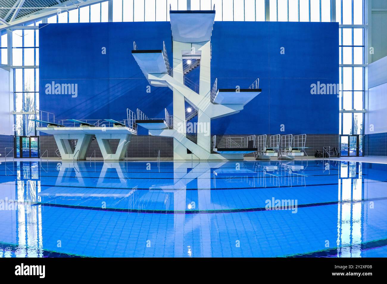 Diving boards at the Sandwell Aquatics Centre Stock Photo - Alamy