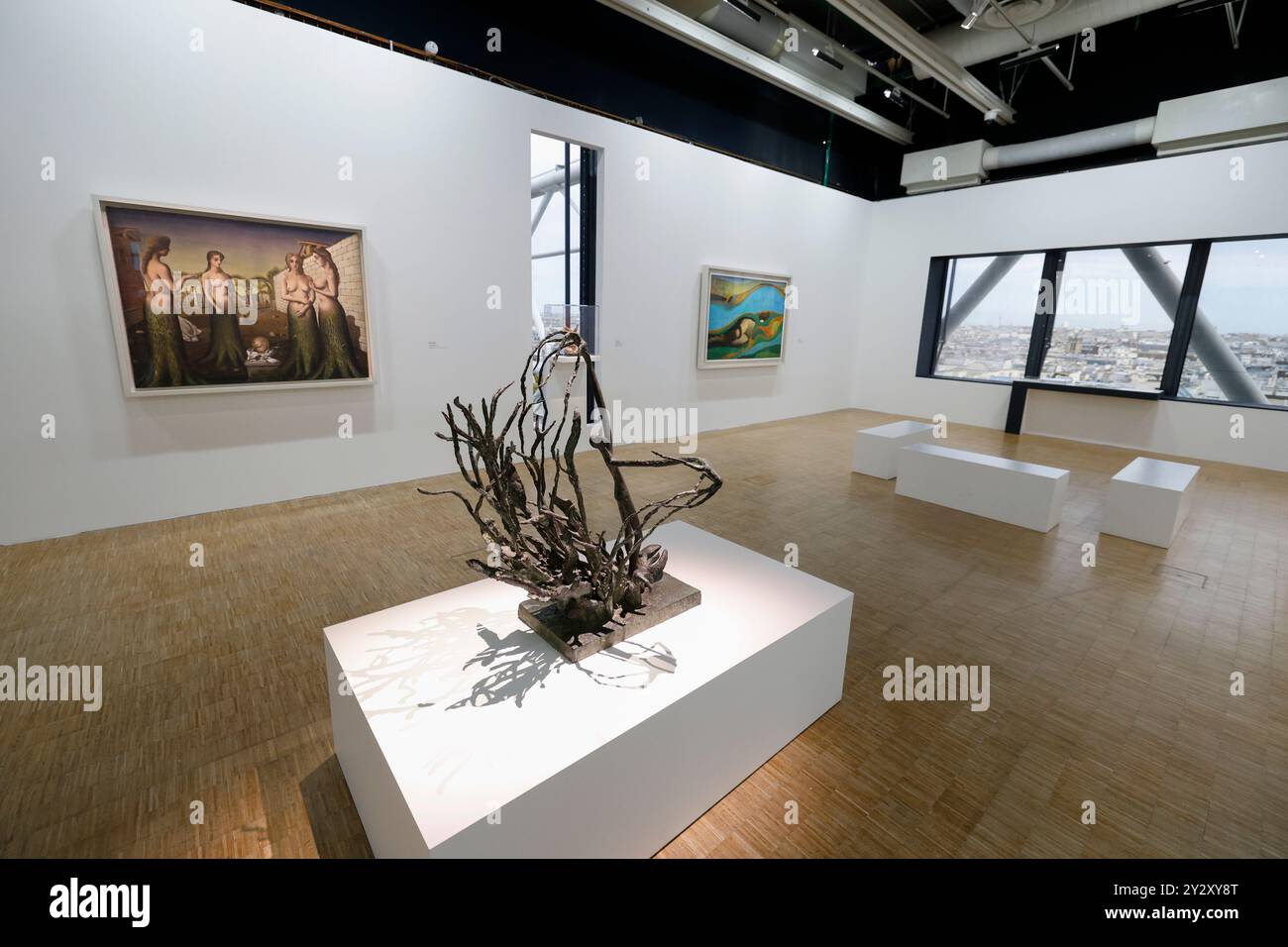 Surrealism hi-res stock photography and images - Alamy