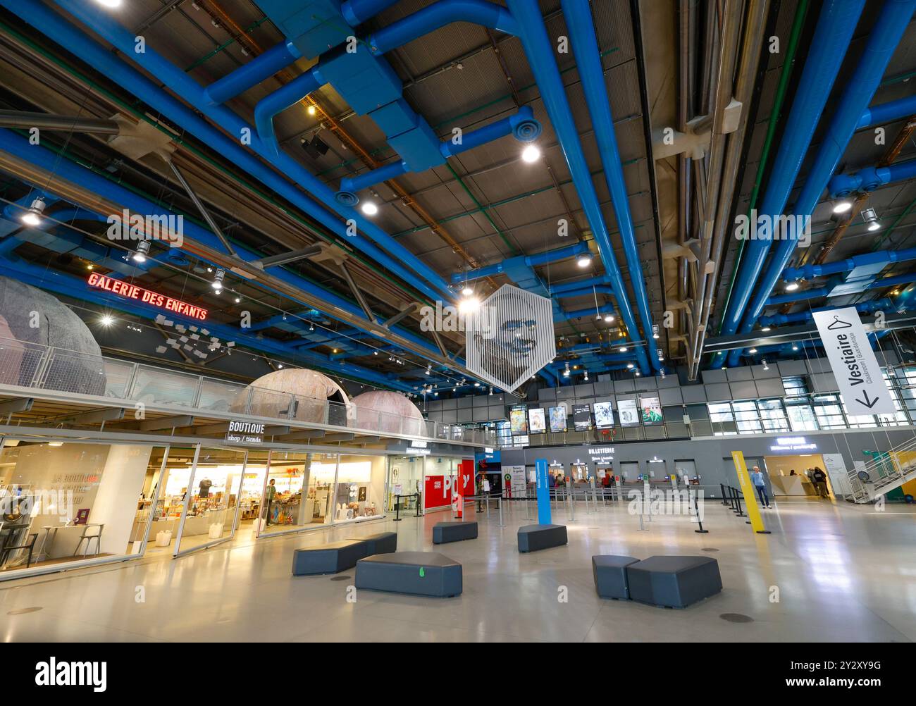 Paris centre pompidou interior hi-res stock photography and images - Alamy