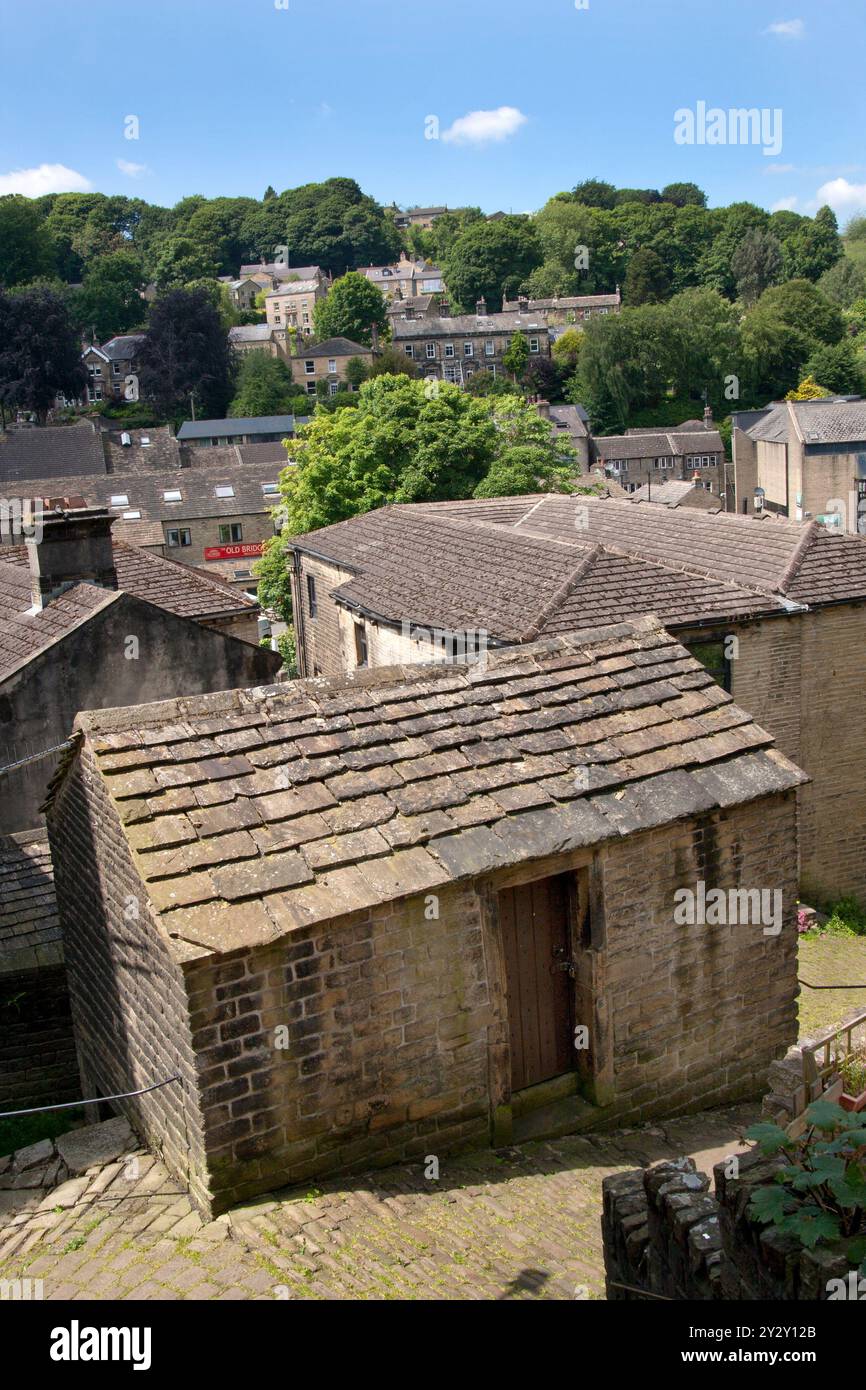 Th'owd Towser, original church lock up jail in Holmfirth, Yorkshire ...