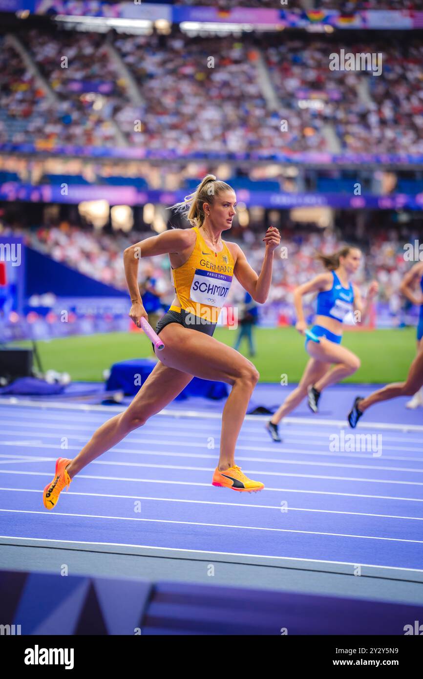 Alica Schmidt participating in the 4X400 meters relay at the Paris 2024 ...