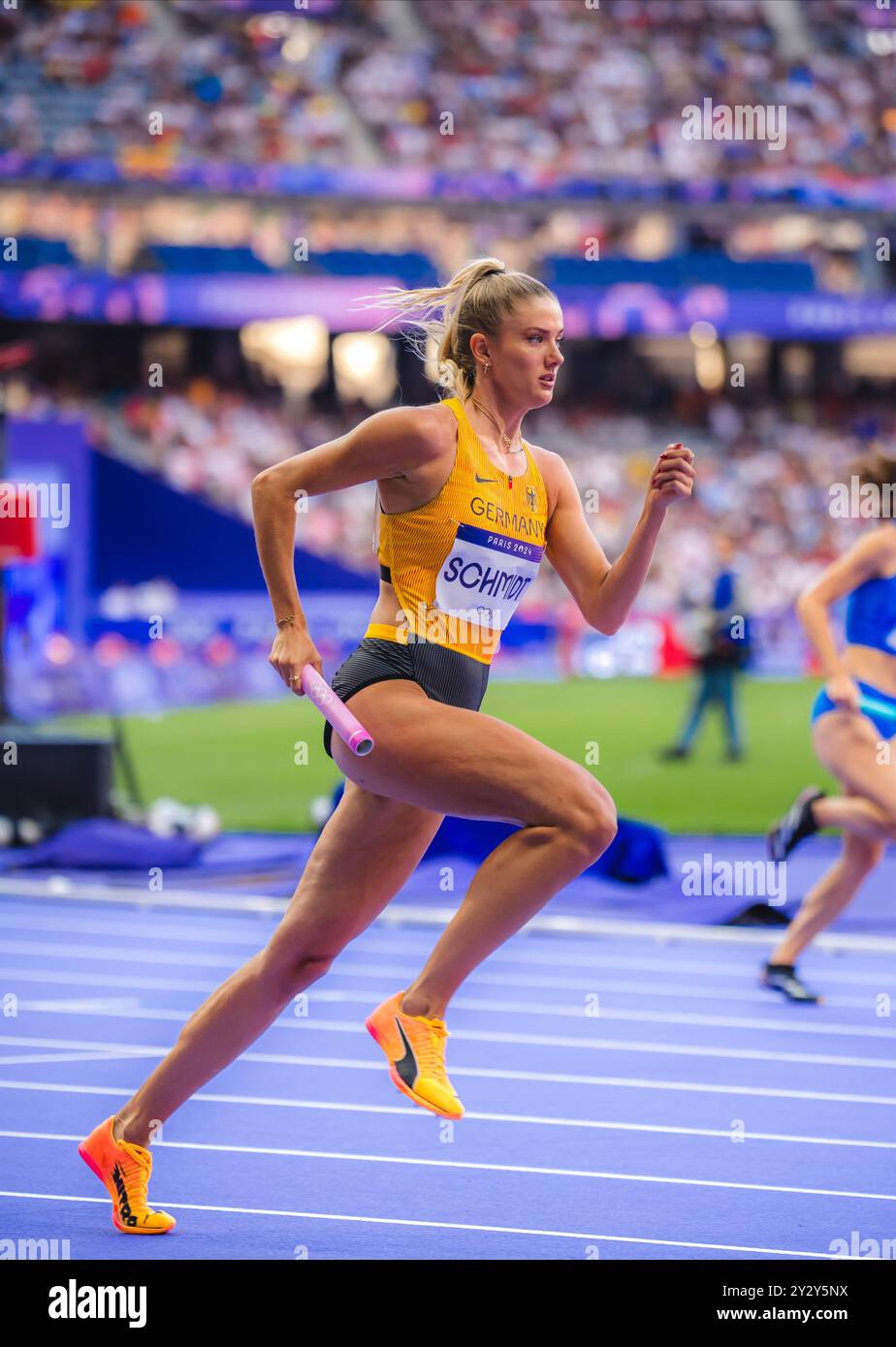 Alica Schmidt participating in the 4X400 meters relay at the Paris 2024 ...
