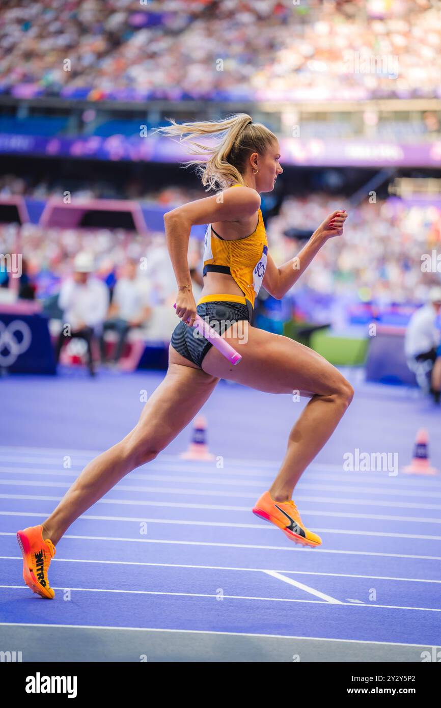 Alica Schmidt participating in the 4X400 meters relay at the Paris 2024 ...