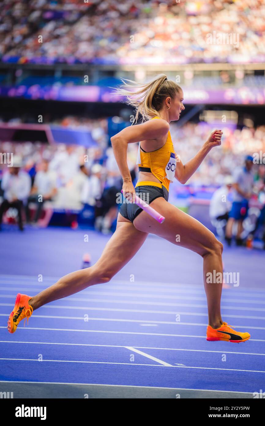 Alica Schmidt participating in the 4X400 meters relay at the Paris 2024 ...