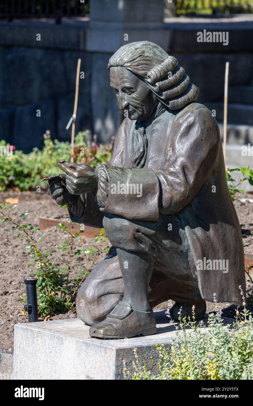 Historical man in attire hi-res stock photography and images - Alamy