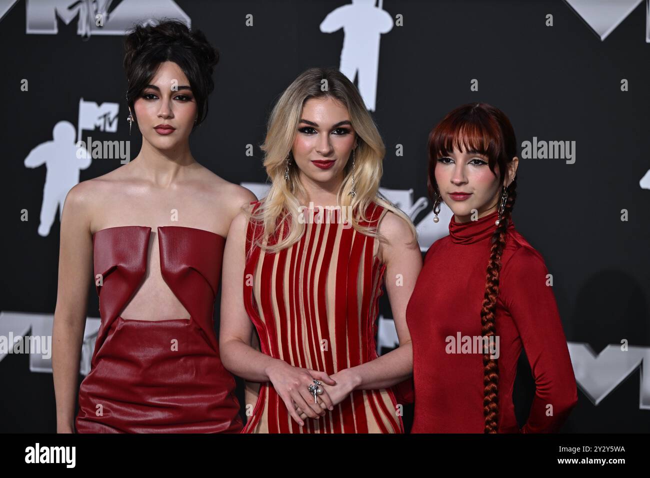 (left to right) Alejandra Villareal, Daniela Villareal and Paulina ...