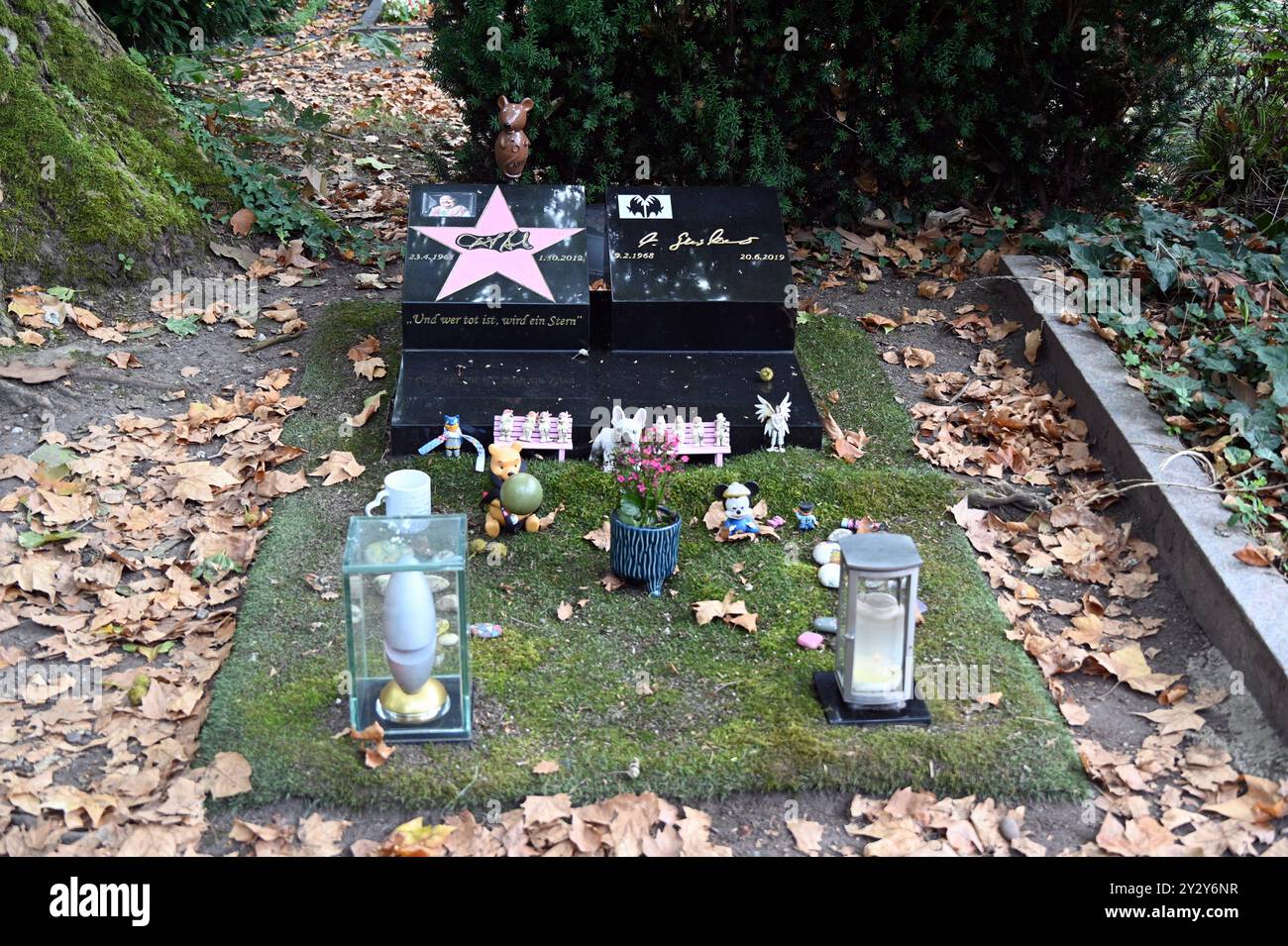 Grab des 2012 verstorbenen Schauspieler Dirk Bach und seinem Mann Thomas auf dem Kölner ...