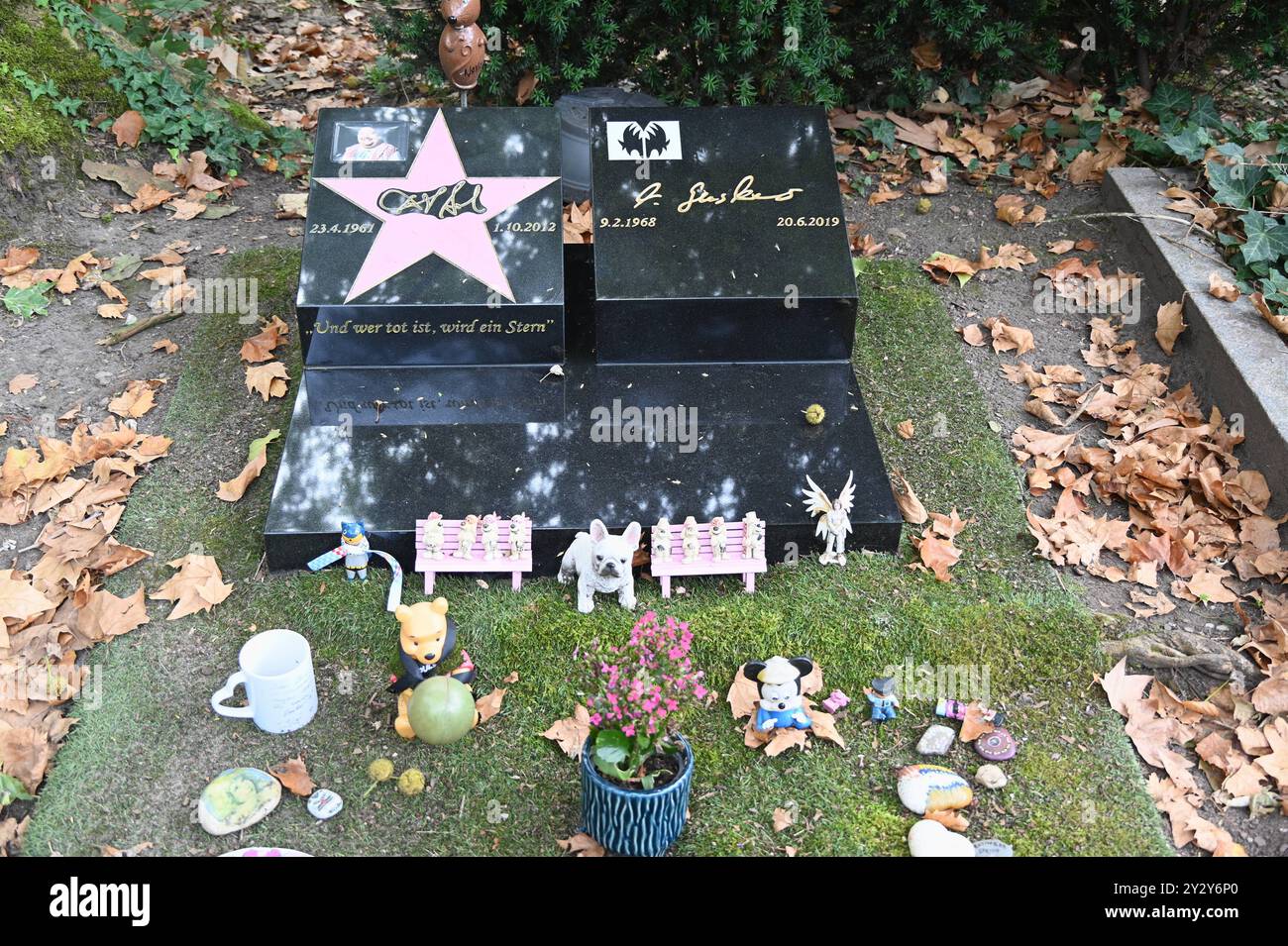 Grab des 2012 verstorbenen Schauspieler Dirk Bach und seinem Mann Thomas auf dem Kölner ...