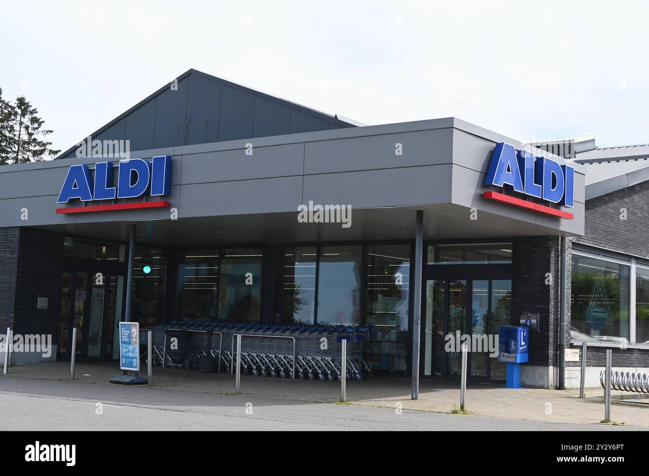 Logo, Schriftzug des Discounter ALDI NORD auf einem Schild an einer ...
