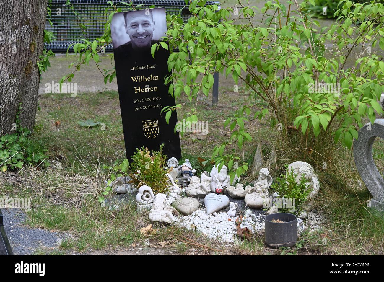 Grab des 2021 verstorbenen Schauspieler Will Herren auf dem Kölner Prominentenfriedhof Melaten ...