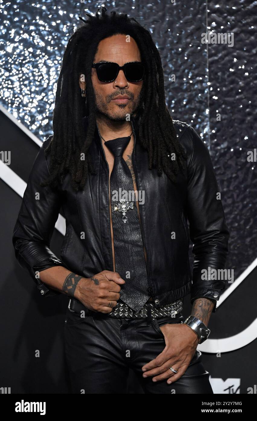 Lenny Kravitz arrives at the MTV Video Music Awards on Wednesday, Sept ...