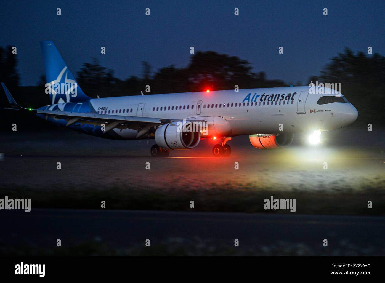 France. Nantes, Aéroport de Nantes Atlantique. Illustration avions ...