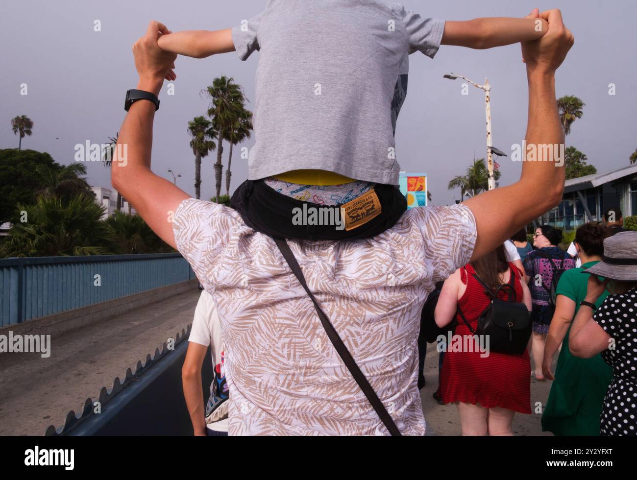 Shoulder ride hi-res stock photography and images - Alamy