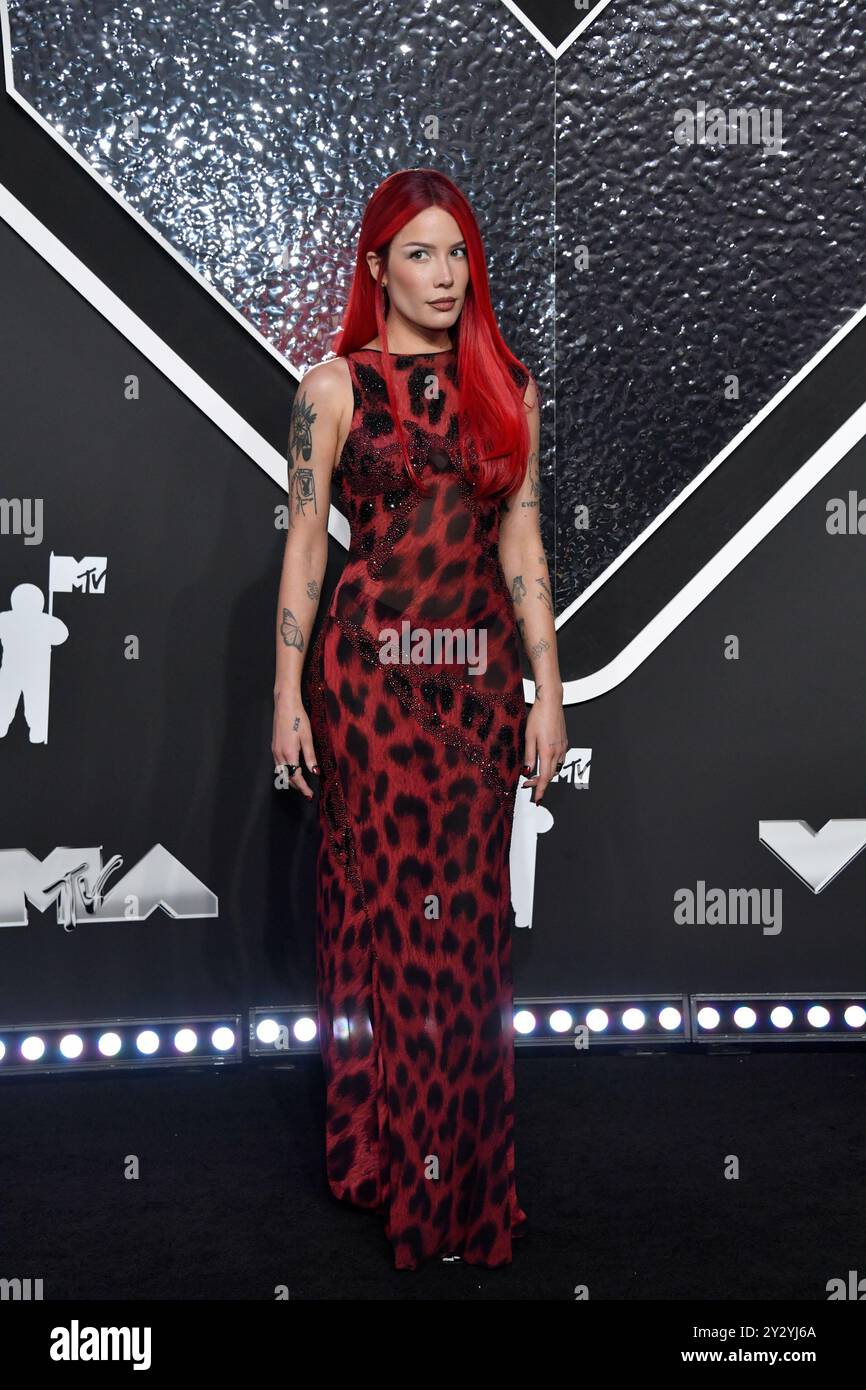 Halsey arrives at the MTV Video Music Awards on Wednesday, Sept. 11 ...
