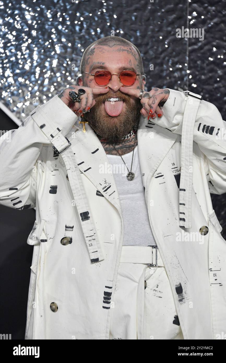 Teddy Swims arrives at the MTV Video Music Awards on Wednesday, Sept ...