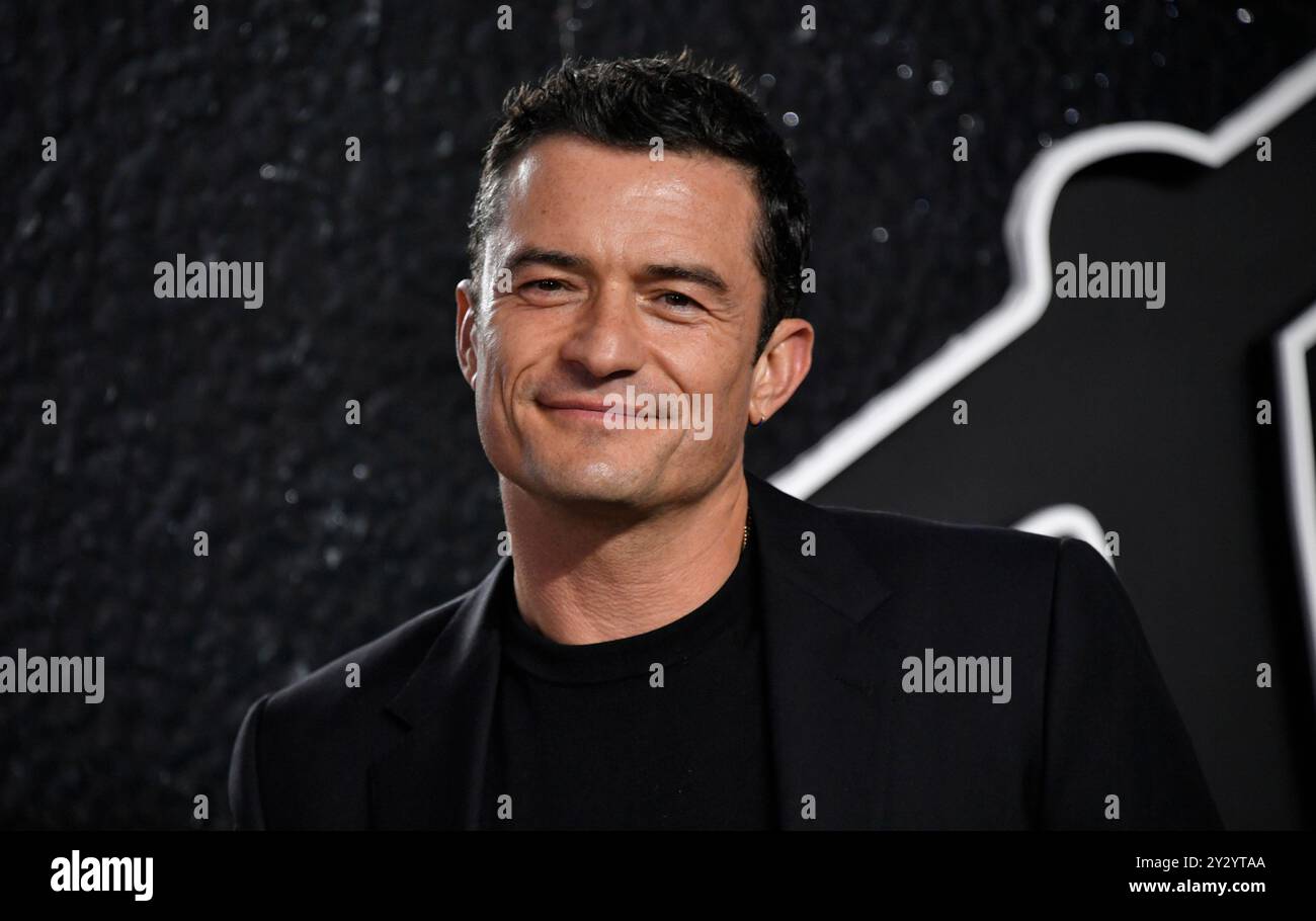 Orlando Bloom arrives at the MTV Video Music Awards on Wednesday, Sept ...