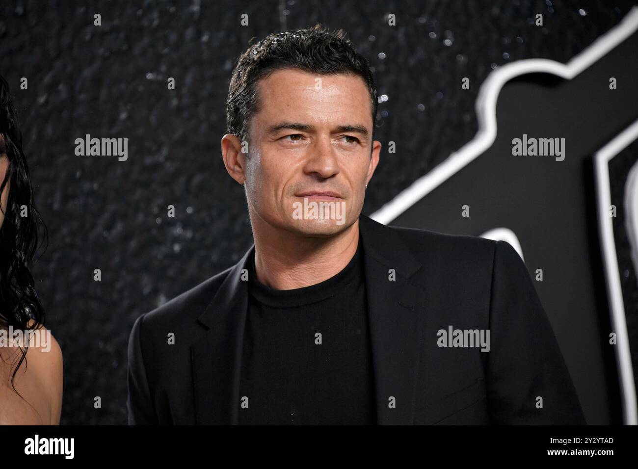 Orlando Bloom arrives at the MTV Video Music Awards on Wednesday, Sept ...