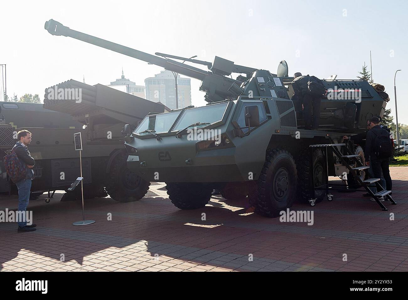 Self propelled artillery unit hi-res stock photography and images - Alamy