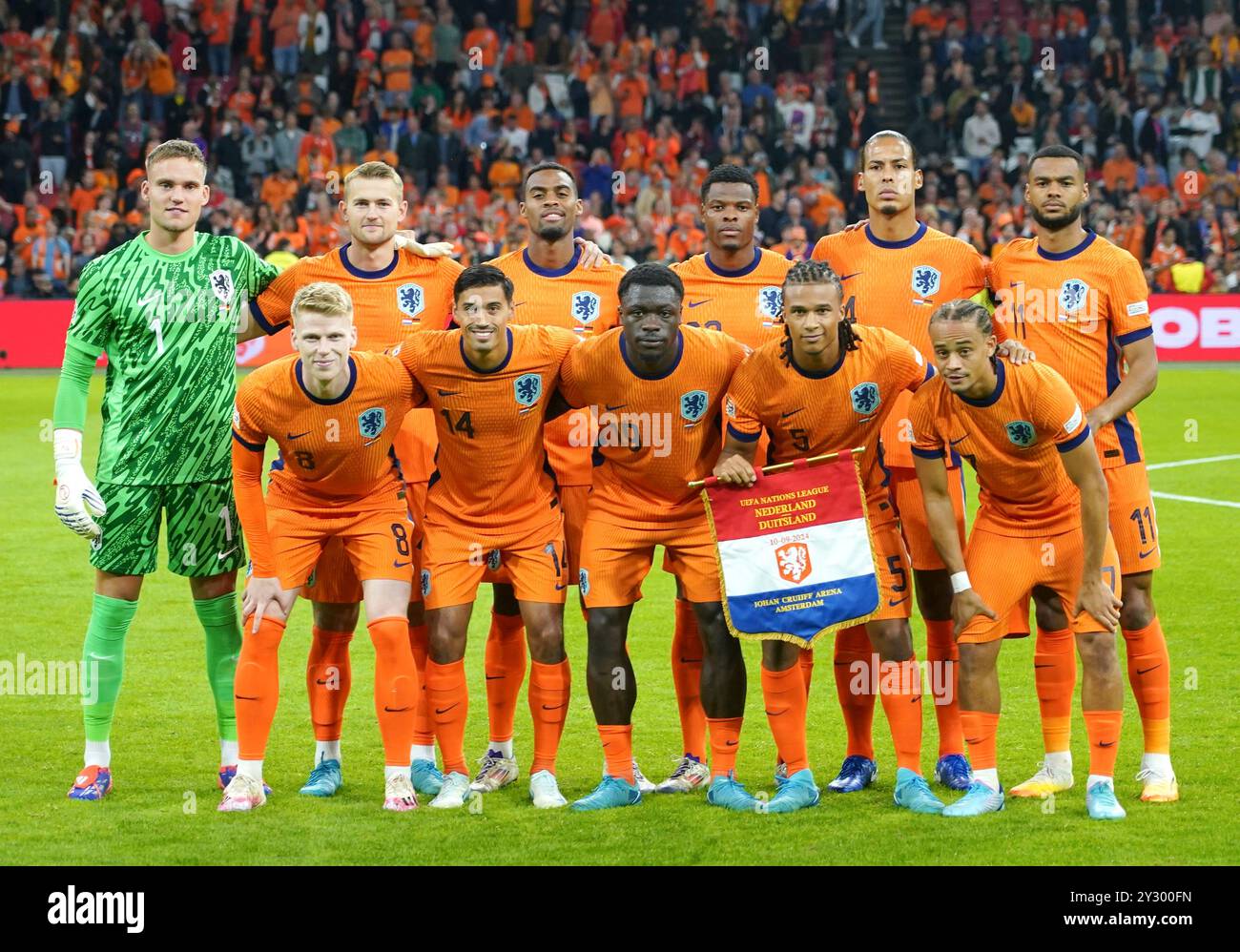 Line up Netherlands. goalkeeper Bart Verbruggen, Matthijs De Ligt, Ryan ...