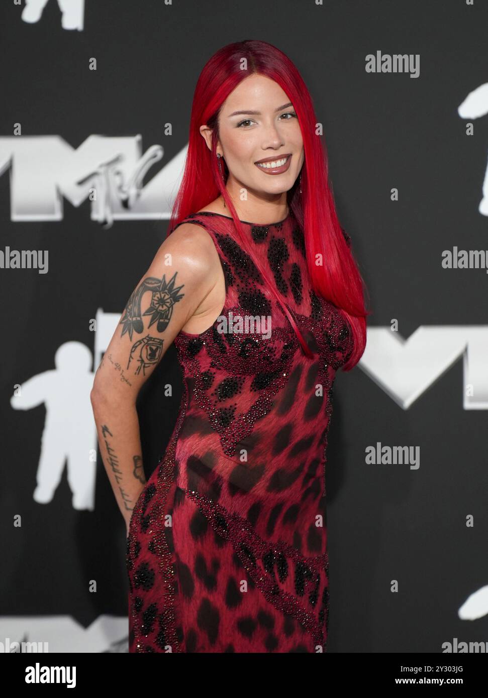 Elmont, United States. 11th Sep, 2024. Halsey arrives on the red carpet ...