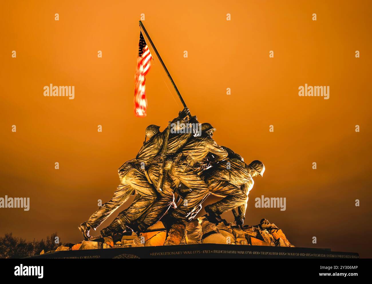 The Marine Corps War Memorial Shows the Raising of the Flag at Iwo Jima ...