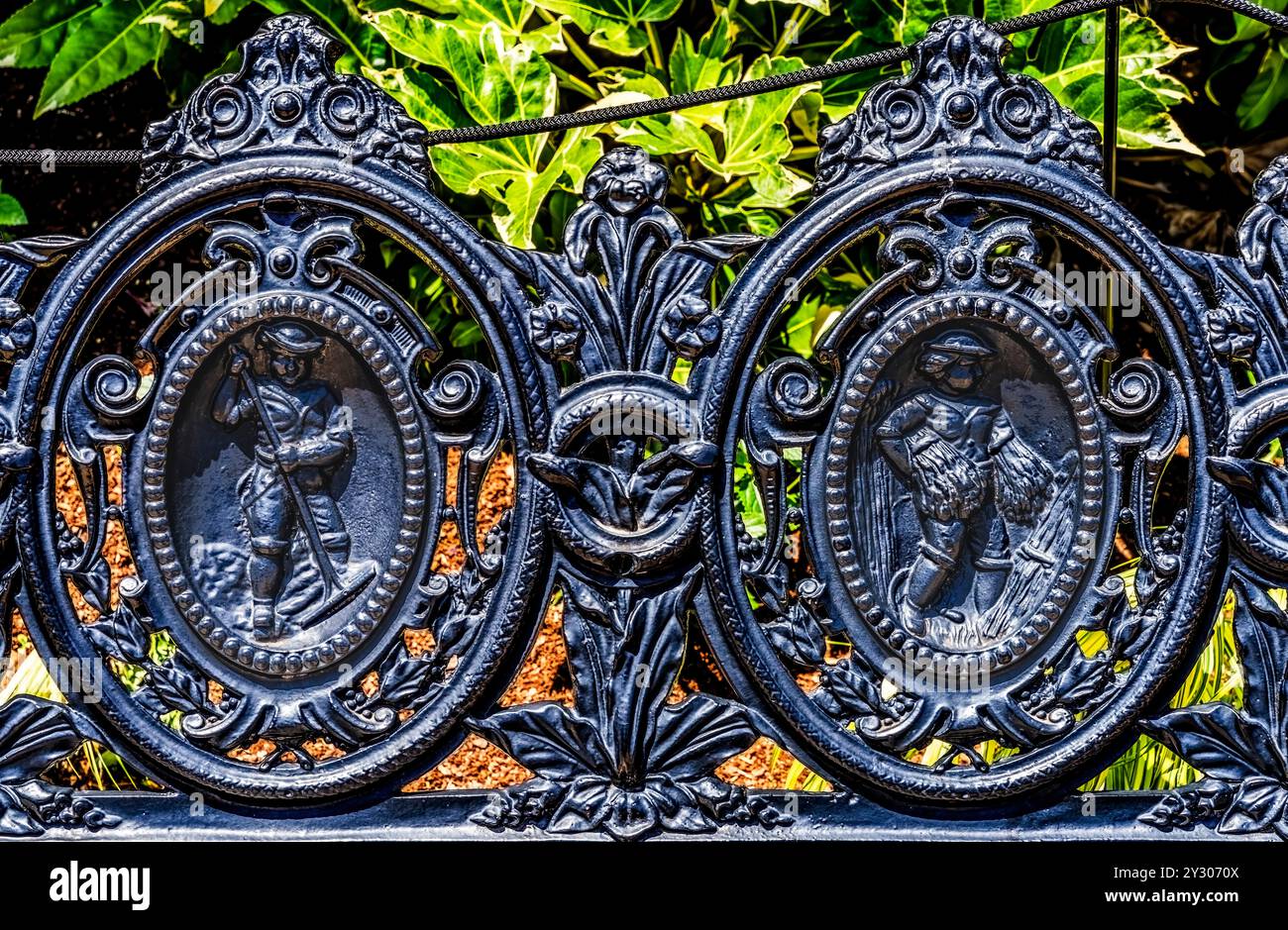 Metal Garden Farmers Workers Fence Gate Decorations Arts and Industries ...