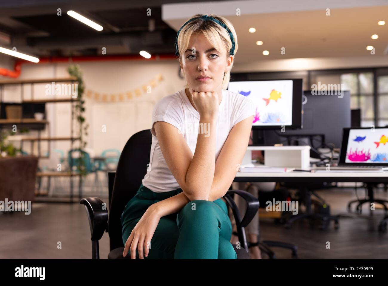 Business woman thinking ideas writing hi-res stock photography and ...