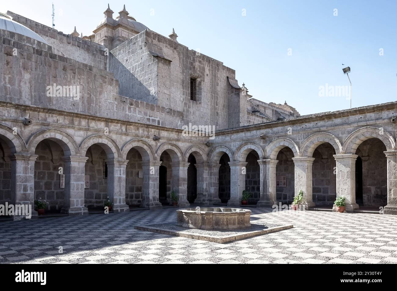 Detail of the cloisters of the 'La Iglesia de la Compañía', a temple ...