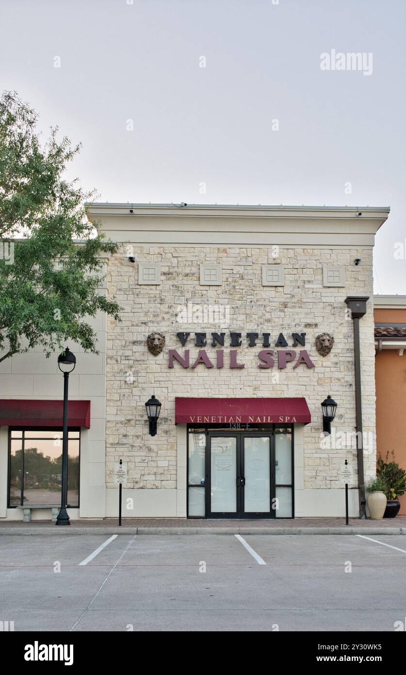 Salon Storefront Walk In Spa: Sense Beauty & Lifestyle Store In