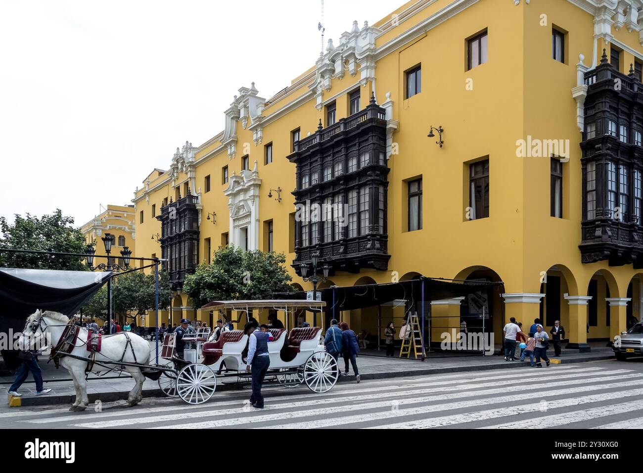 Architectural detail of the historic buildings surrounding Plaza Mayor ...
