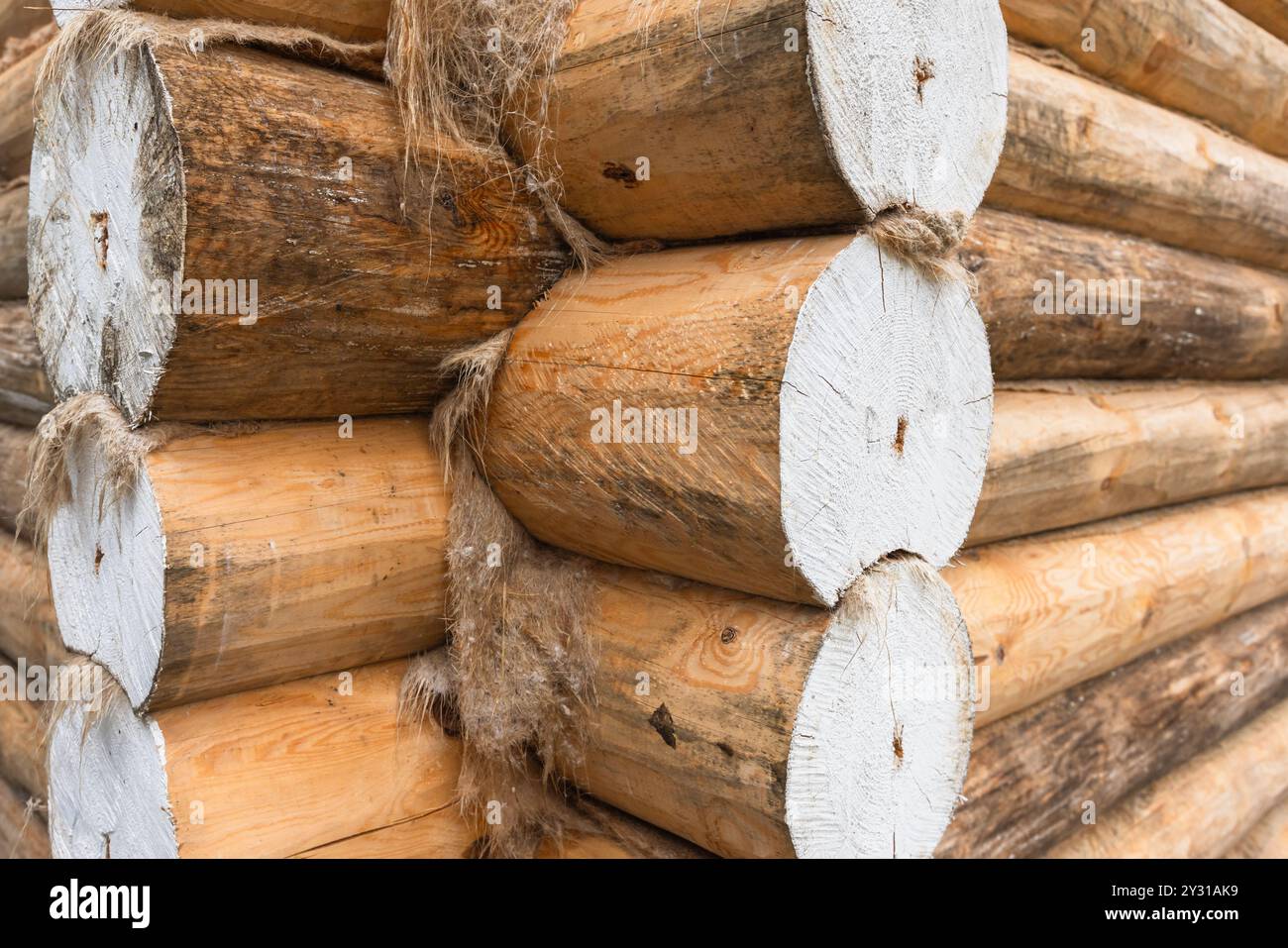 House detail with logs hi-res stock photography and images - Alamy